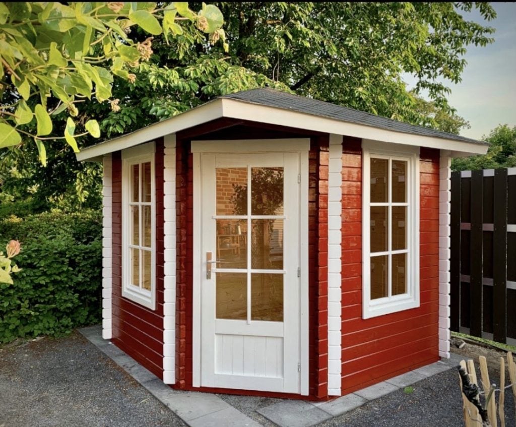 Daniella Corner Log Cabin 2.6m x 2.6m (28mm) - AL Timber